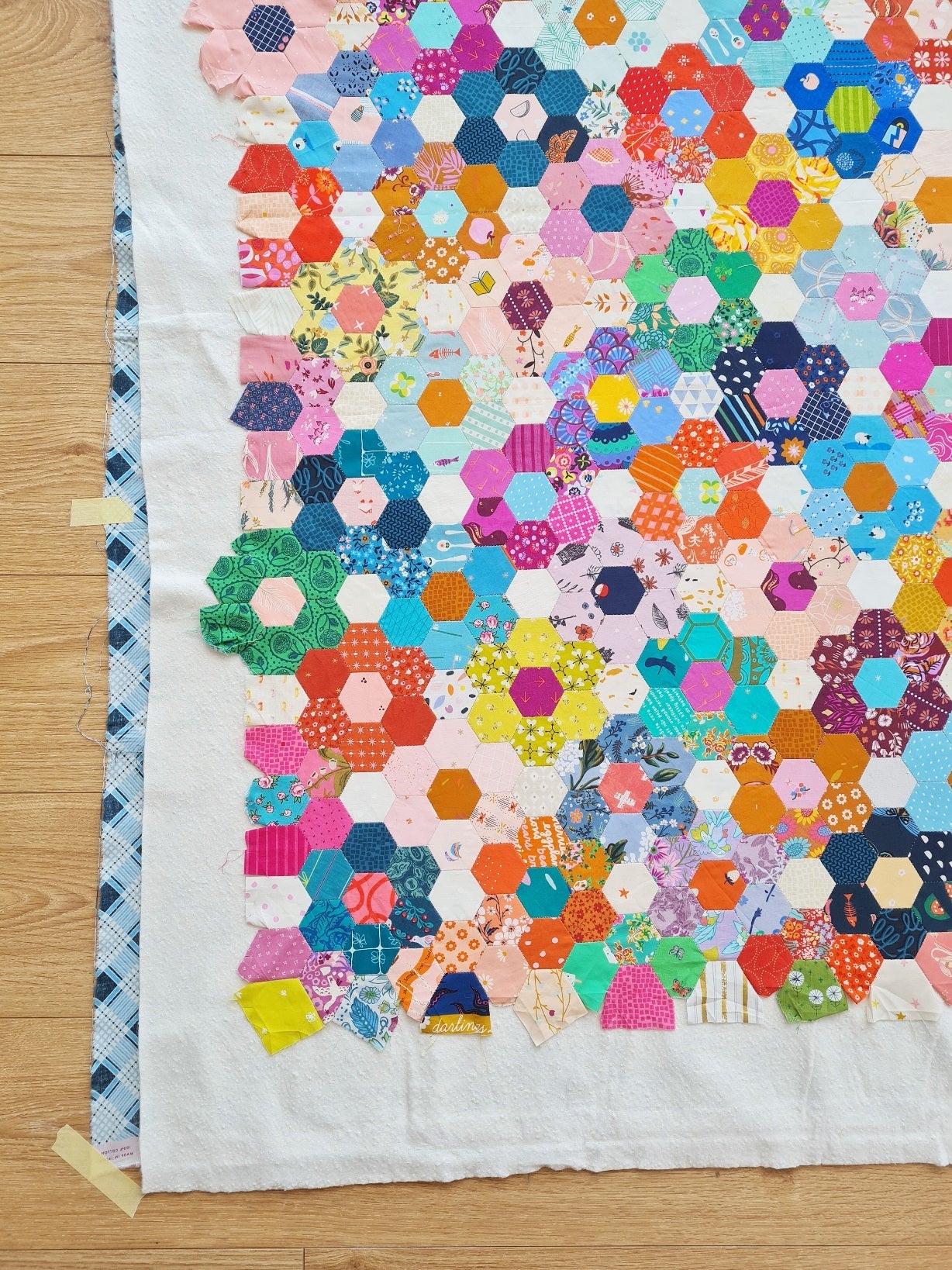 How to Finish an English Paper Pieced Quilt – Tales of Cloth